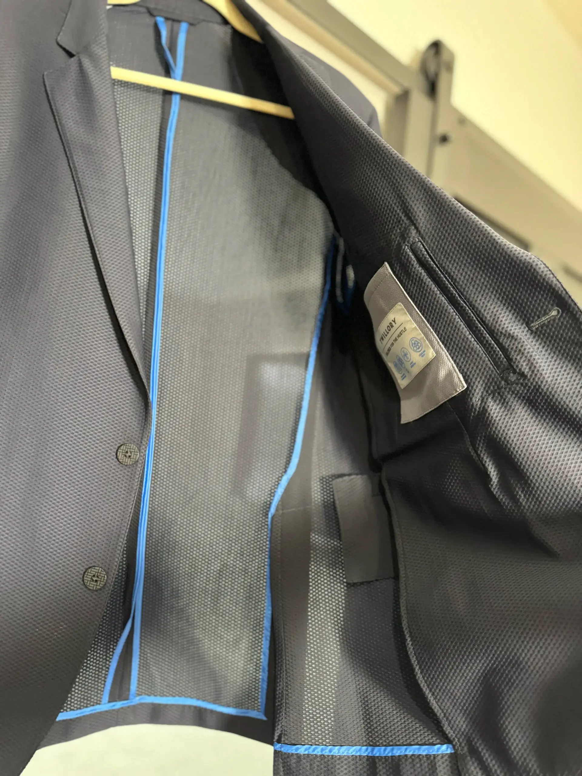 Twillory Air Suit Review: AWESOME... or Hot air?!